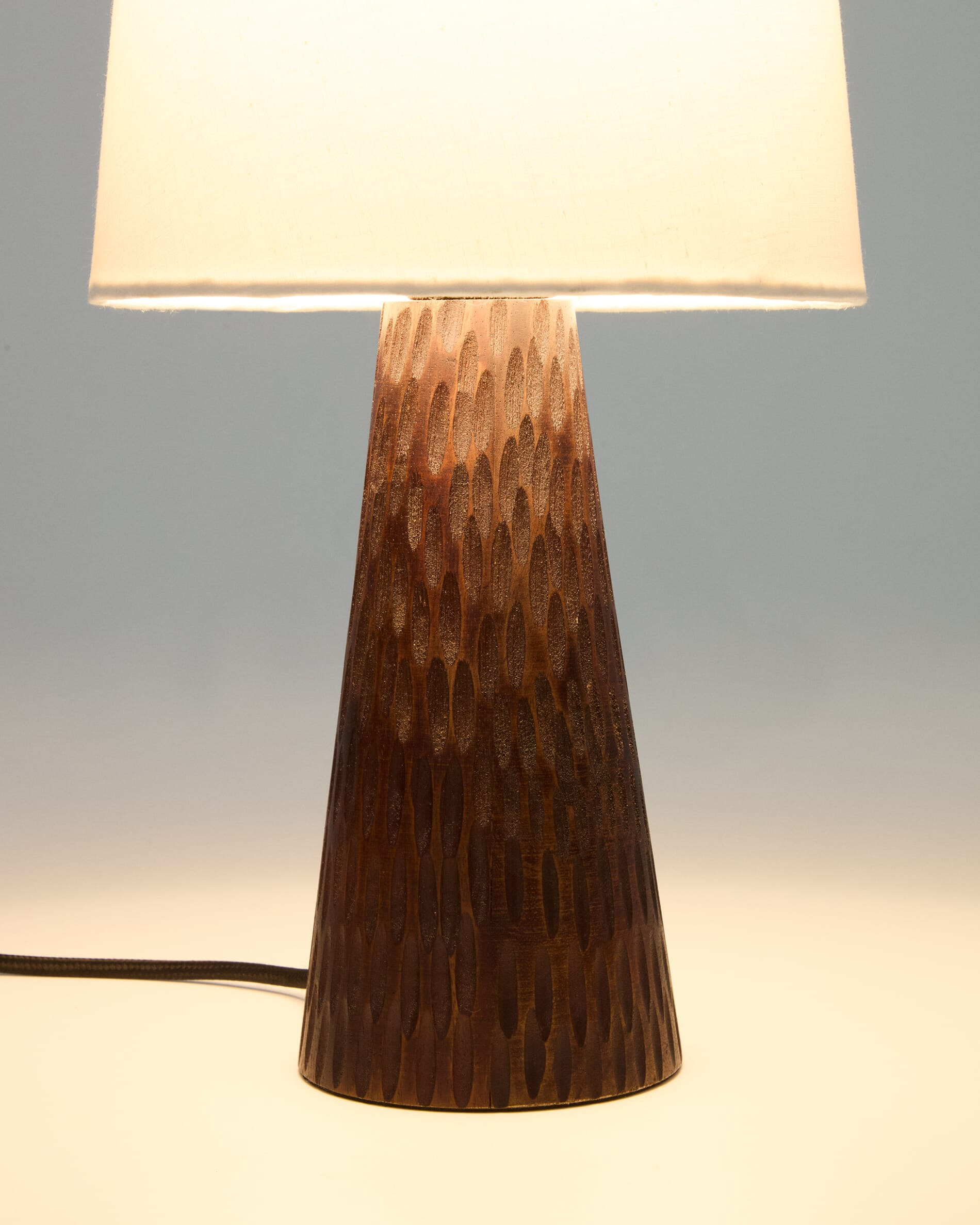Kave Home Tafellamp Amire Mangohout en stof, 50cm - Japandi ...